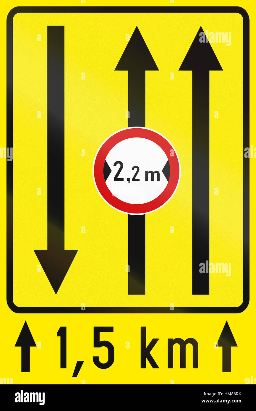 Slovenian road sign - Traffic lane management Stock Photo - Alamy