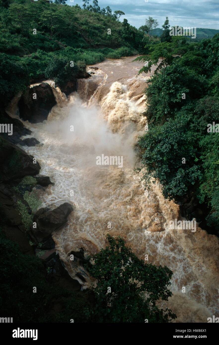 Rwanda tanzania border hi-res stock photography and images - Alamy