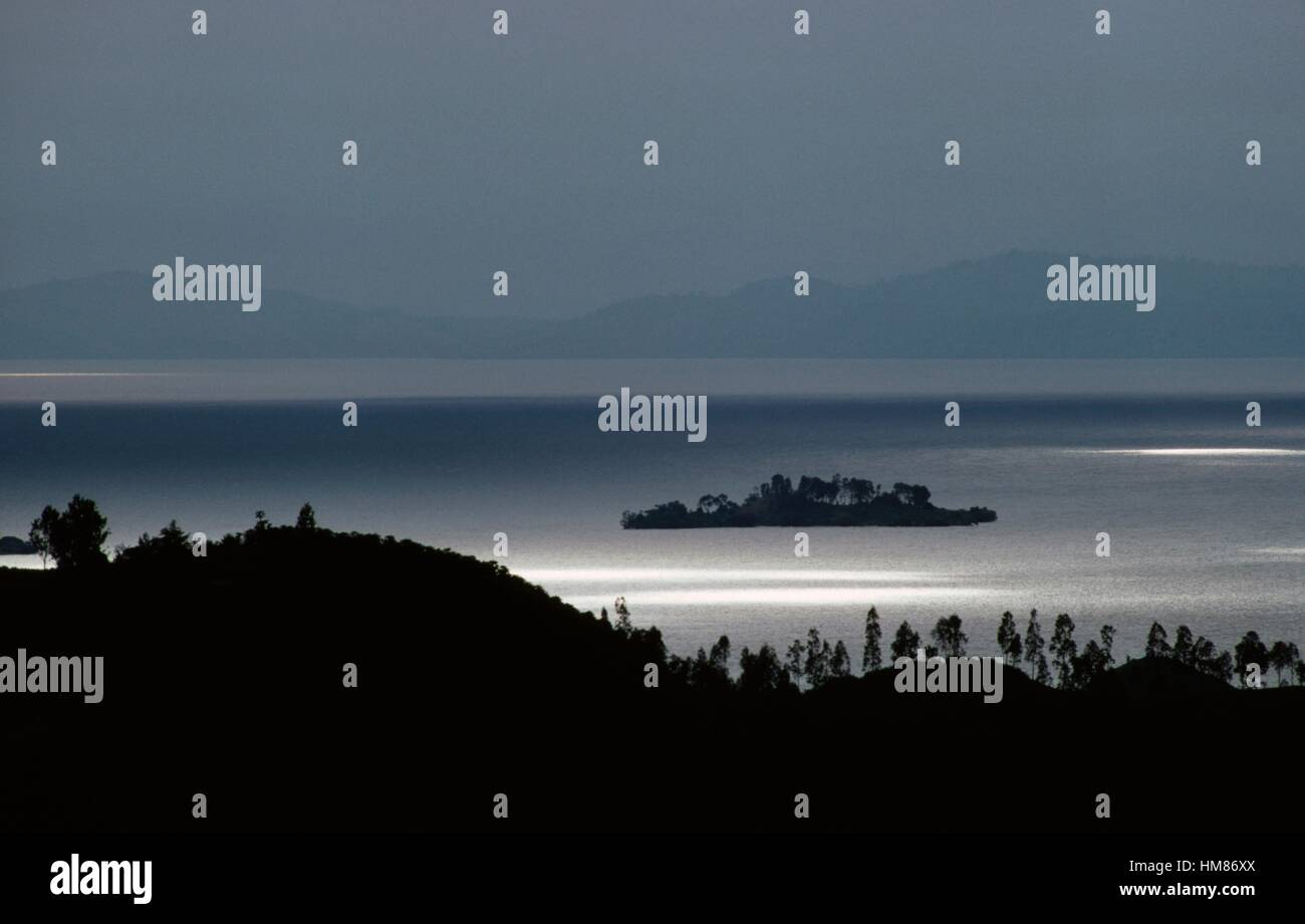 View of Lake Kivu at sunset, Rwanda Stock Photo - Alamy