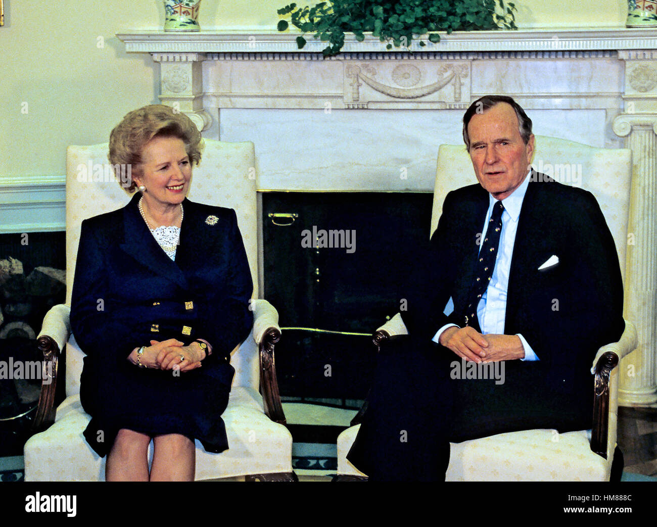 Margaret thatcher and george bush hi-res stock photography and images ...