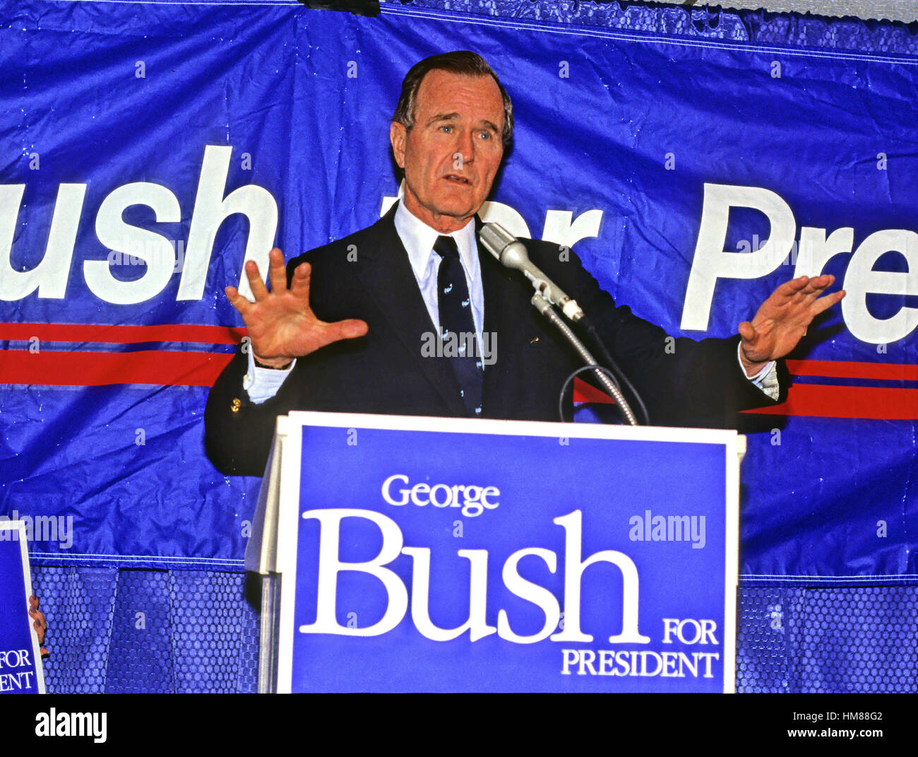 George h w bush campaign hi-res stock photography and images - Alamy