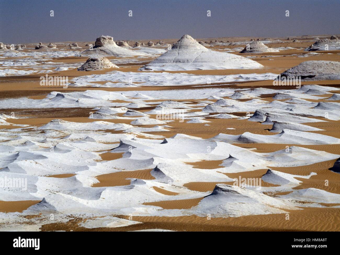 Limestone formations, White desert, north of the Farafra oasis, Libyan ...
