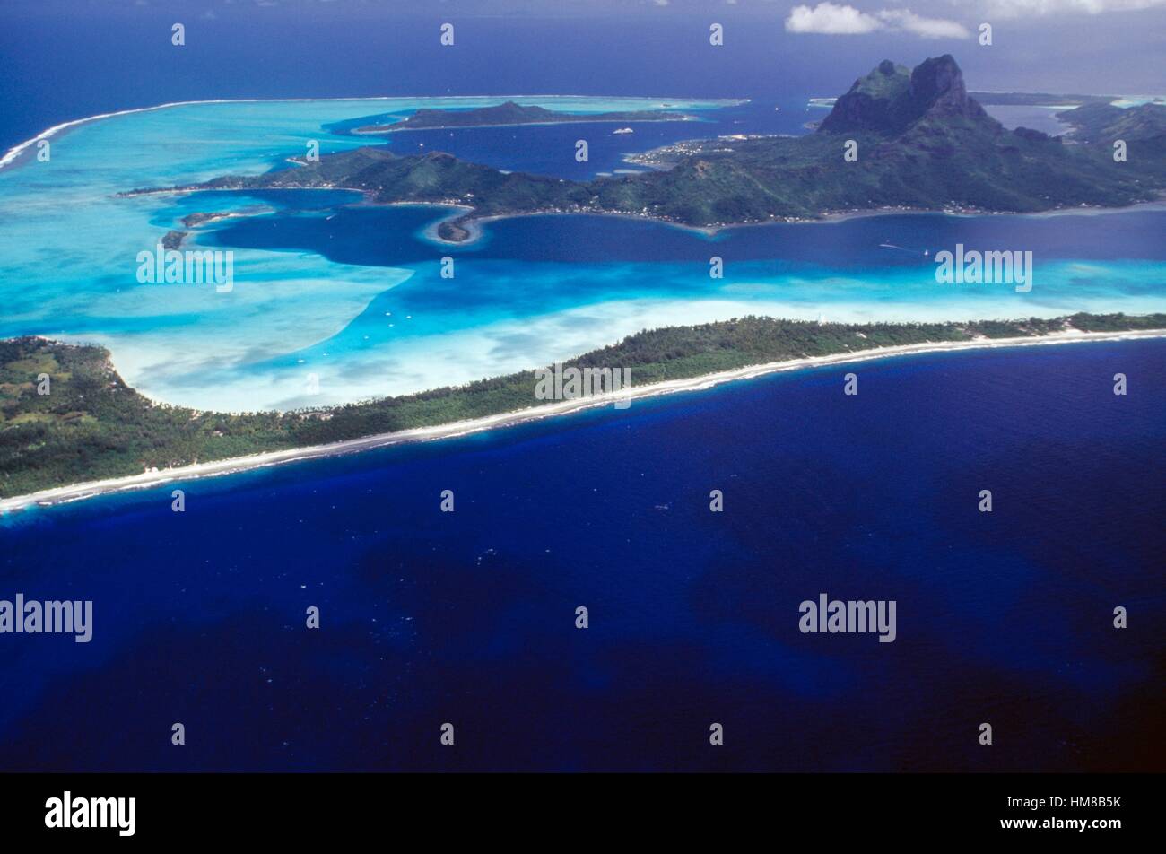 Motu islands aerial hi-res stock photography and images - Alamy