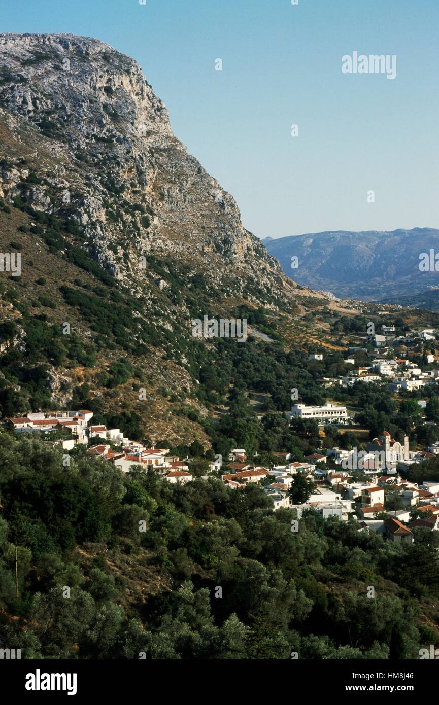 The village of Spili, Mount Ida (Psiloritis), Crete, Greece Stock Photo ...