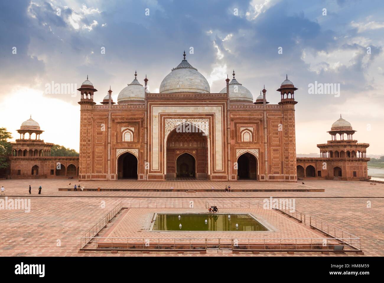 India taj mahal mosque young hi-res stock photography and images - Alamy
