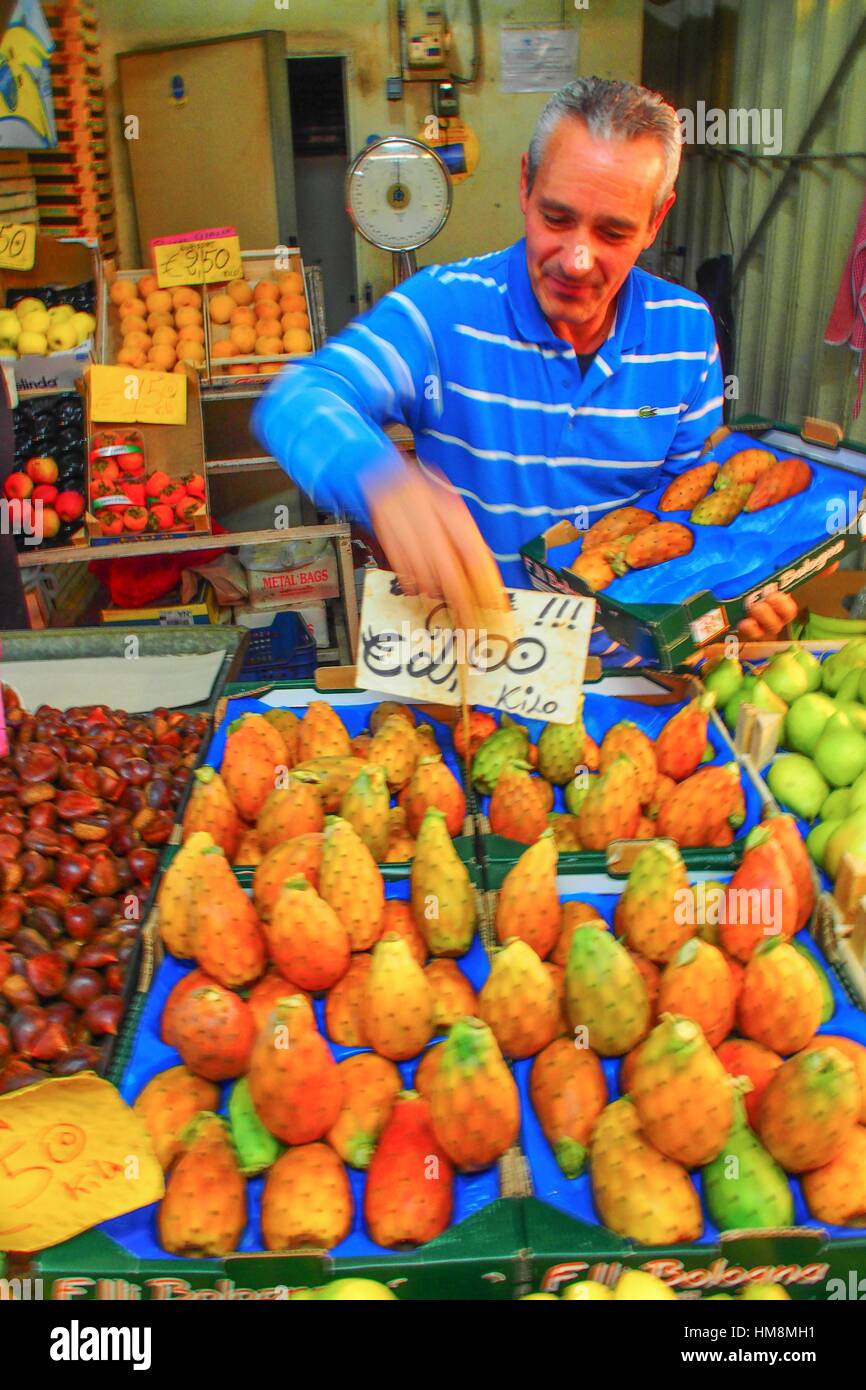 Market at Messina, Sicily, Italy Stock Photo - Alamy