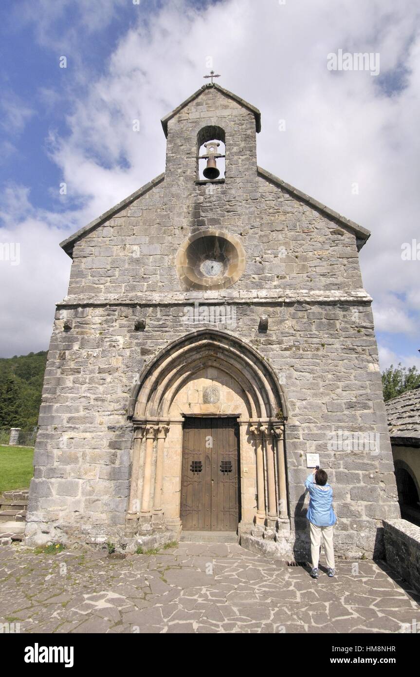Small gothic church hi-res stock photography and images - Alamy