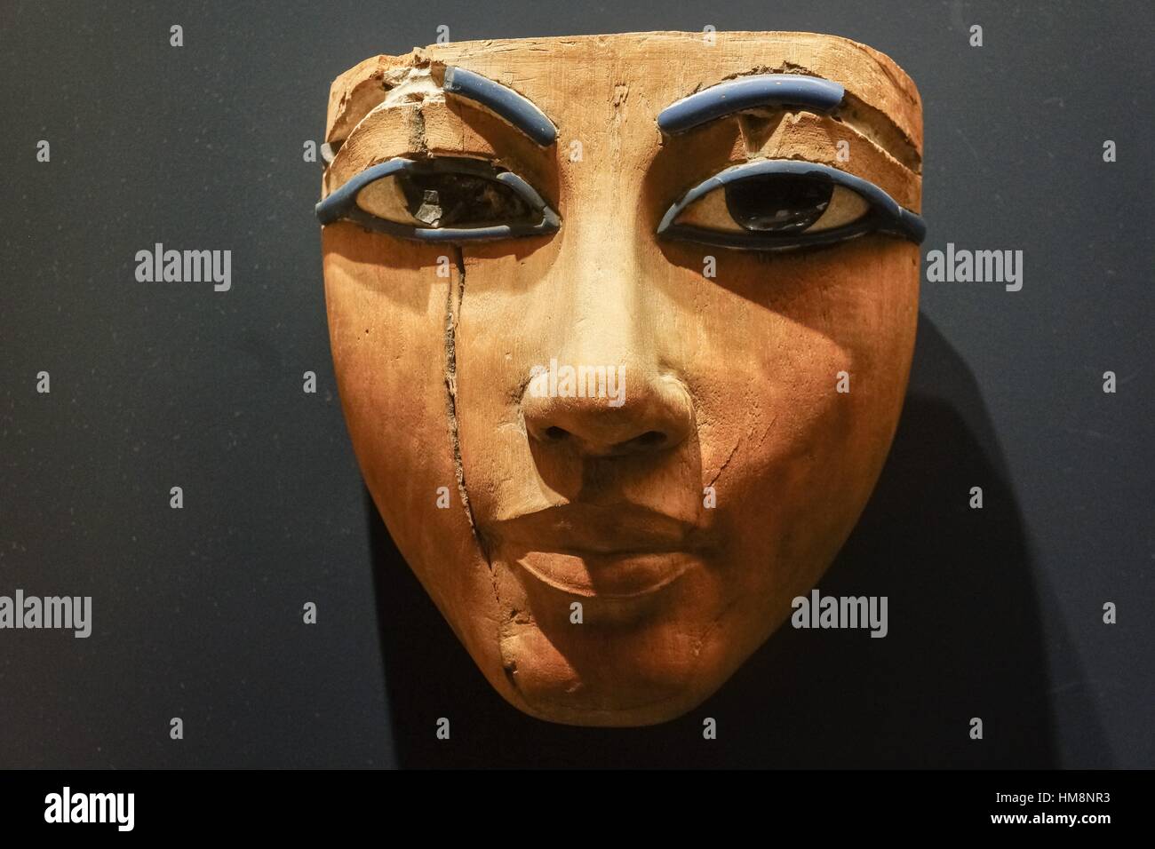 Egyptian funerary mask mask hi-res stock photography and images - Alamy