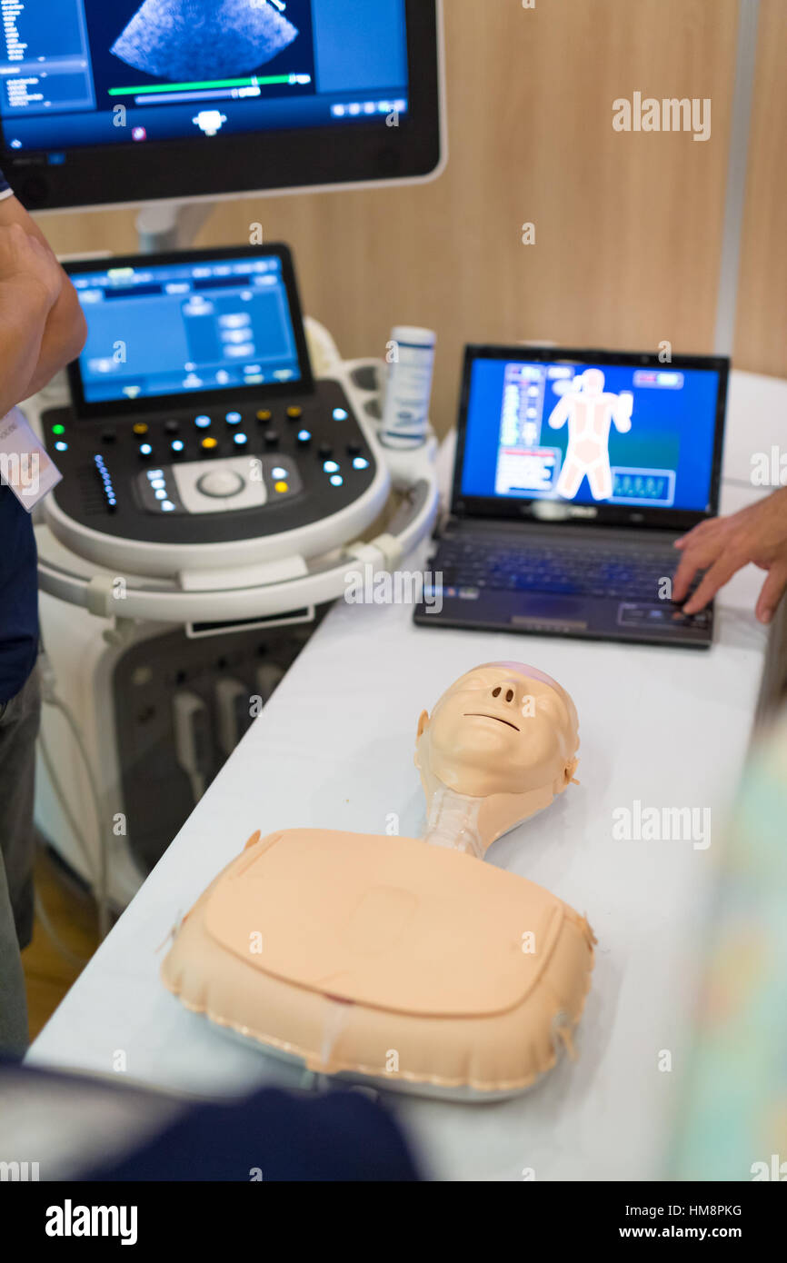 Medical doctors on on advanced ultrasound techniques workshop Stock ...