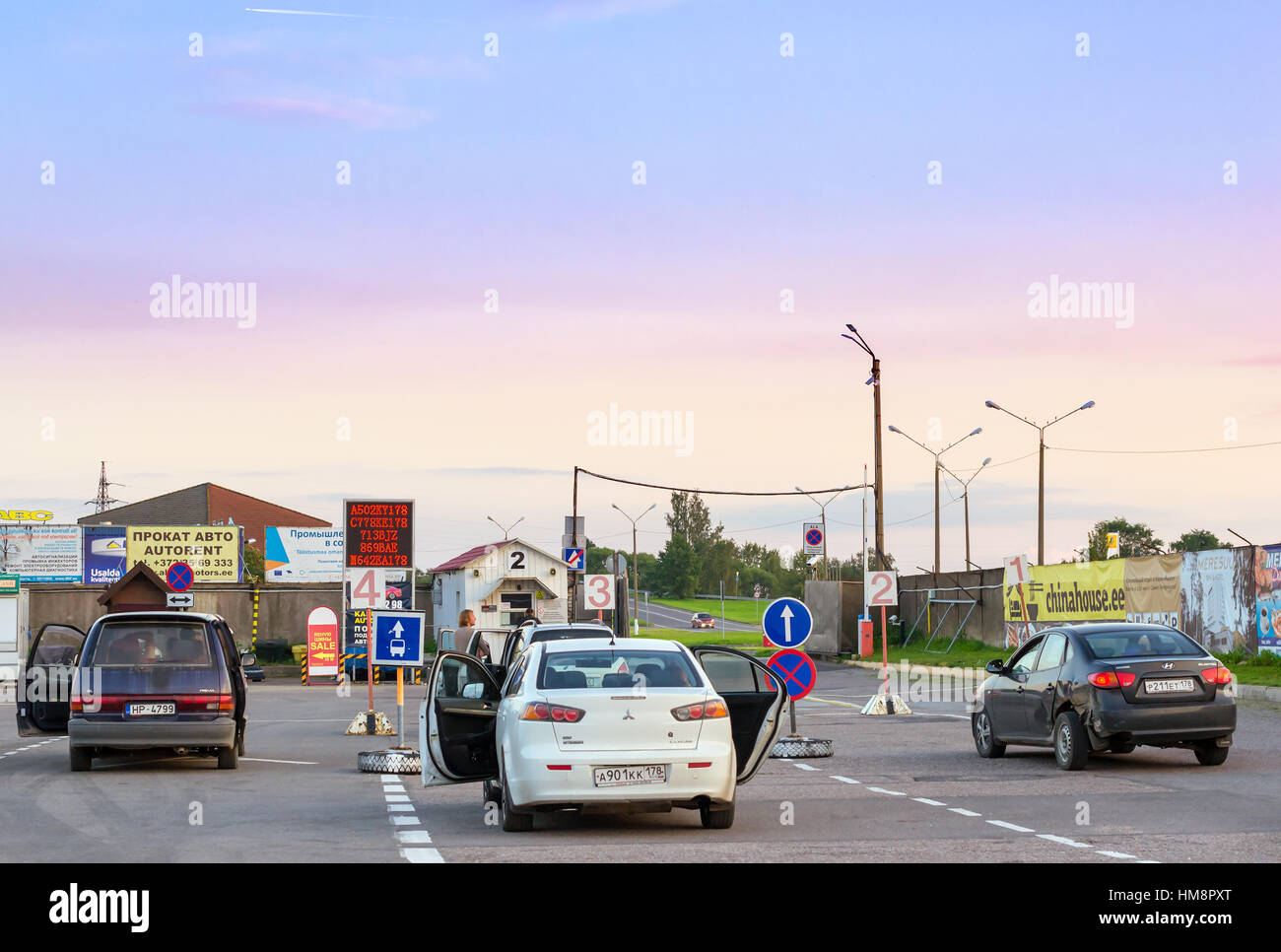 Russian estonian border hi-res stock photography and images - Alamy