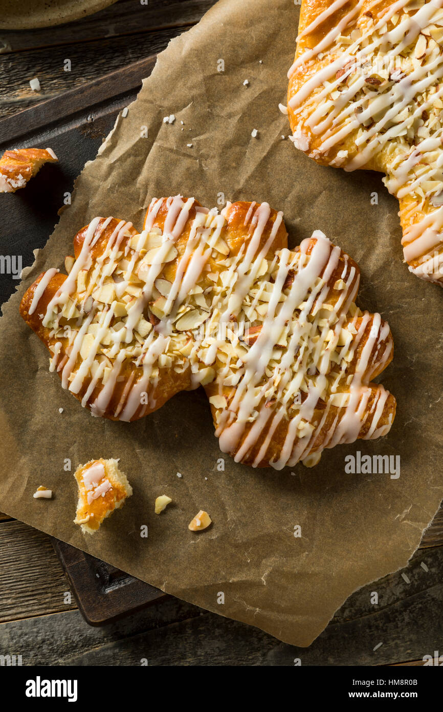 Almond bear claw pastry hi-res stock photography and images - Alamy