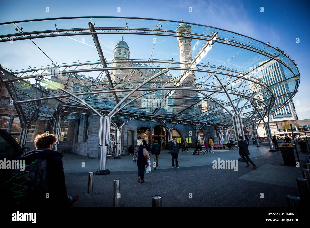 Ghent sint pieters railway station hi-res stock photography and images ...