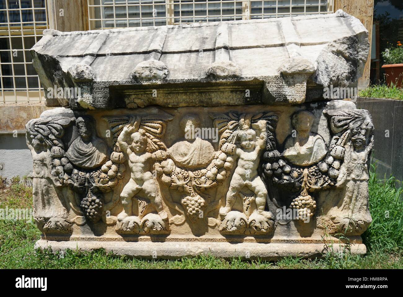 Sarcophagus with Garland (Roman Period). Aphrodisias. Ancient Greece ...
