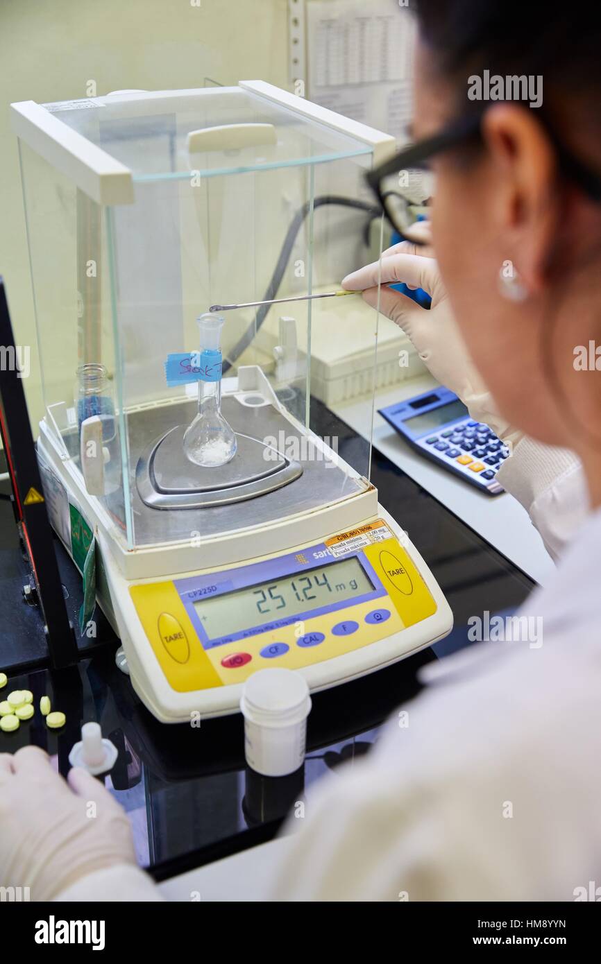 Pharmaceutical scales hi-res stock photography and images - Alamy