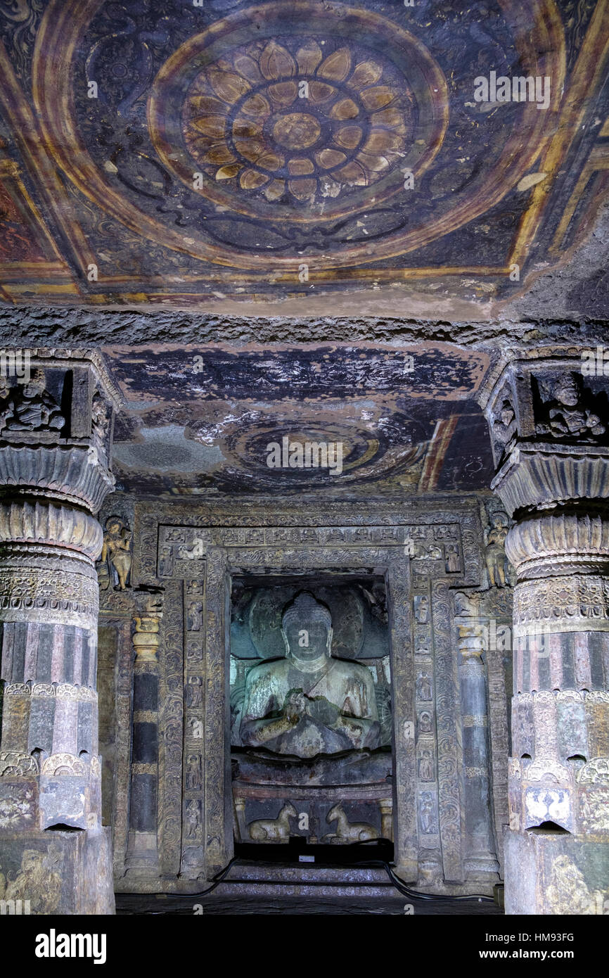 Painting ajanta caves india hi-res stock photography and images - Alamy