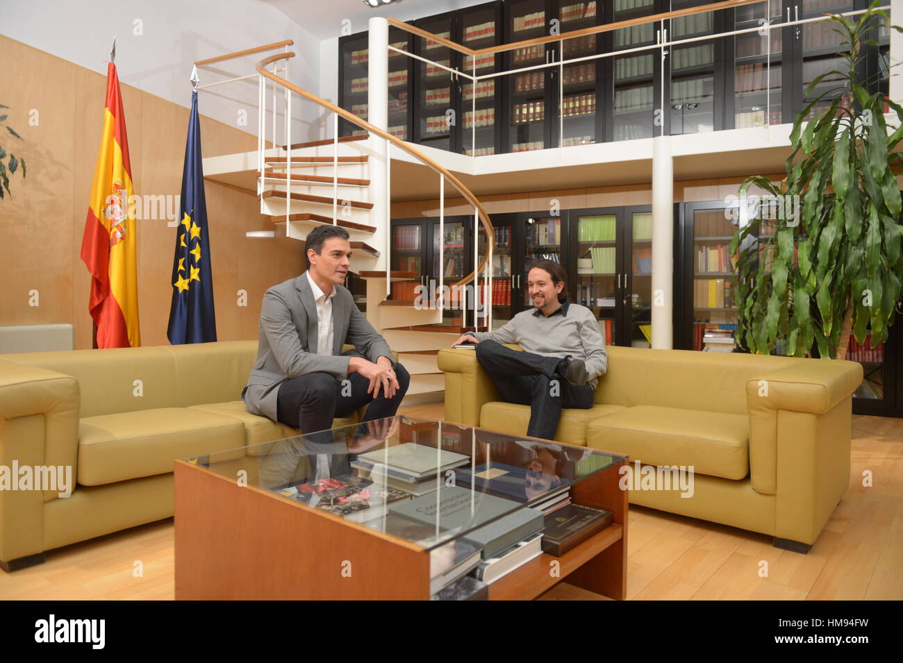 Spanish Socialist Party leader Pedro Sanchez and Podemos leader Pablo ...