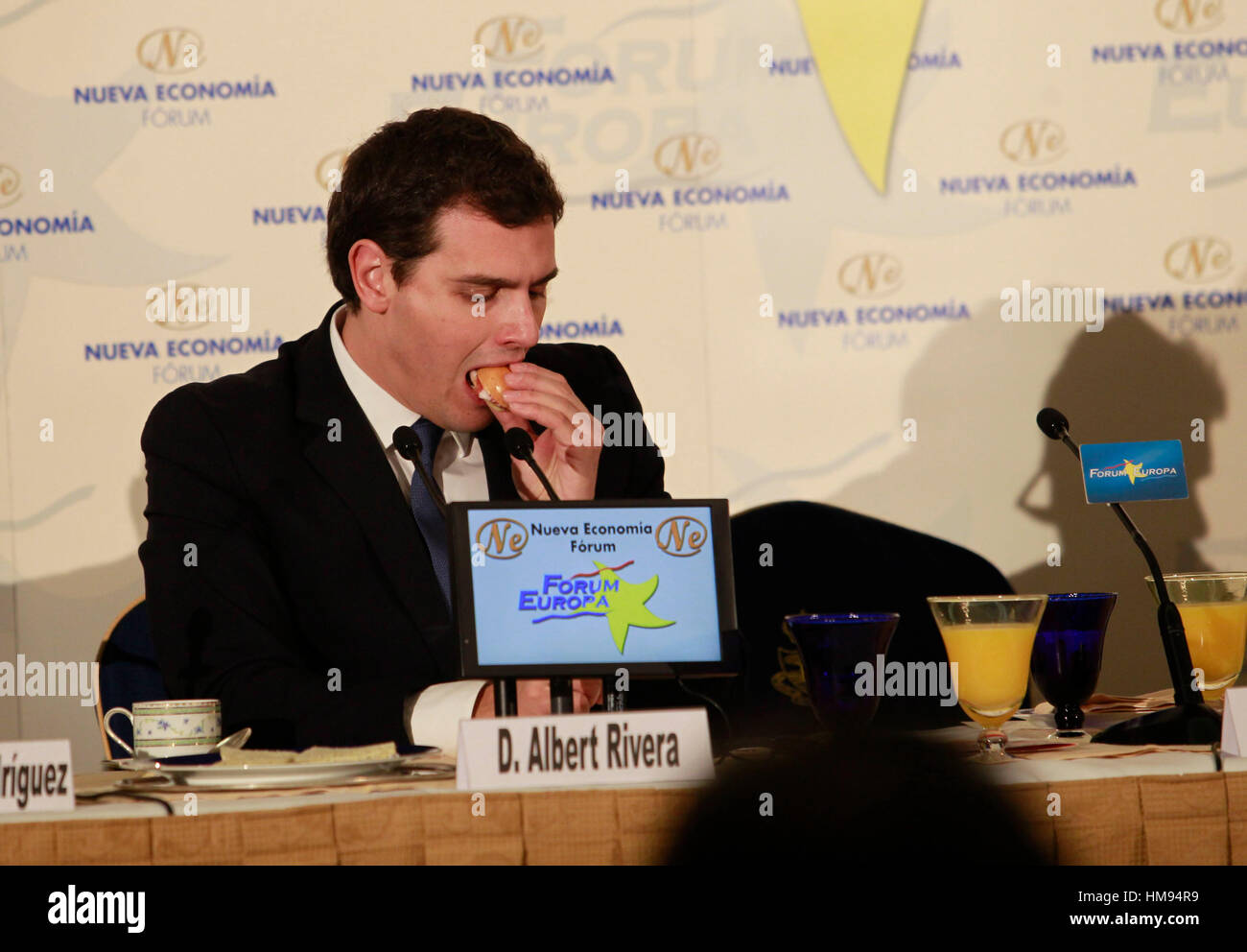 Political Albert Rivera for a breakfast informative in the Nueva ...