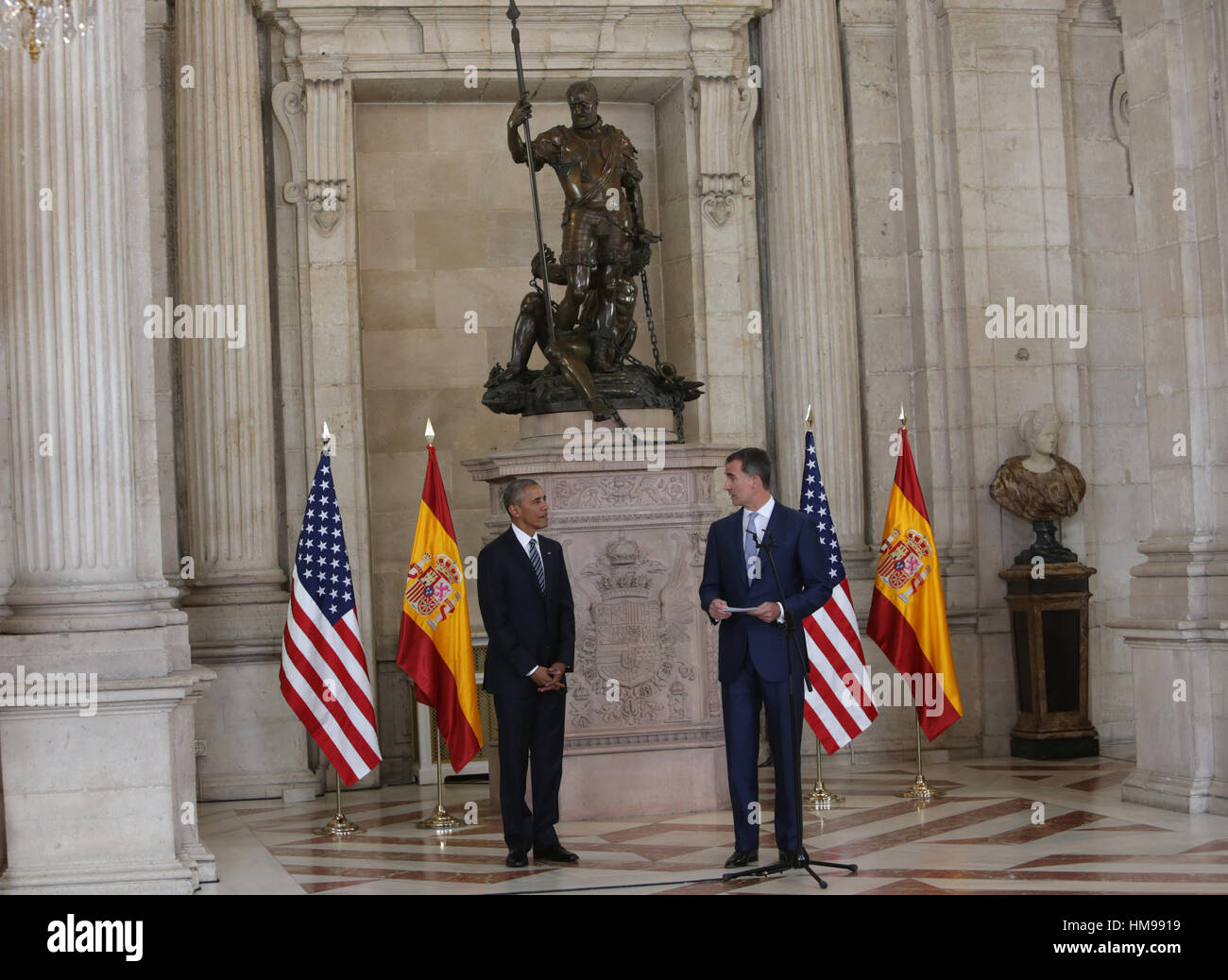 U.S. President Barack Obama with Spain's King Felipe at Royal Palace in ...