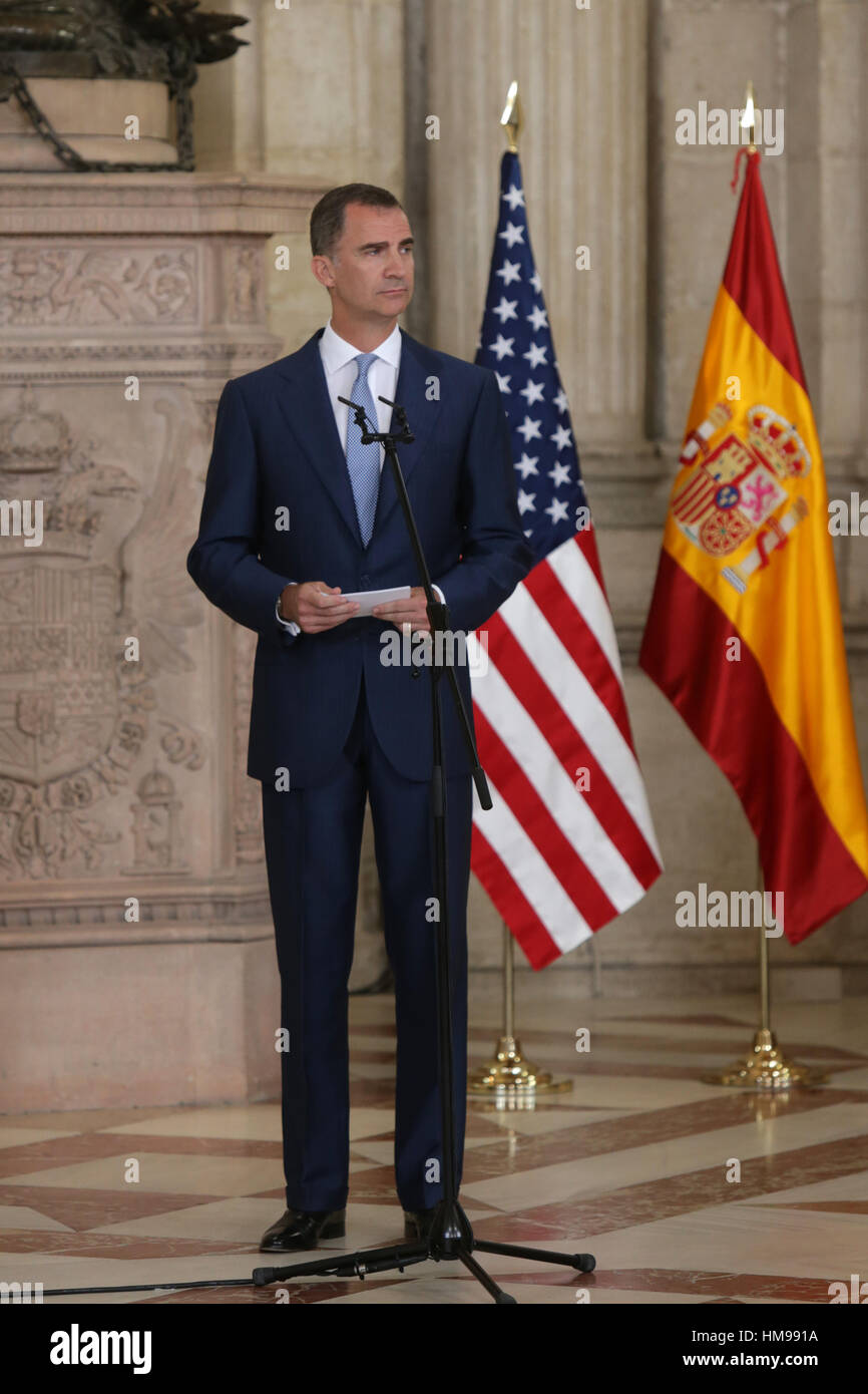 U.S. President Barack Obama with Spain's King Felipe at Royal Palace in ...
