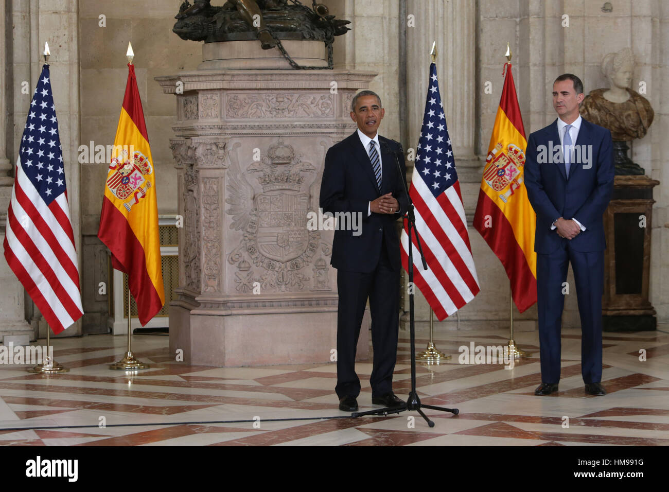 U.S. President Barack Obama with Spain's King Felipe at Royal Palace in ...