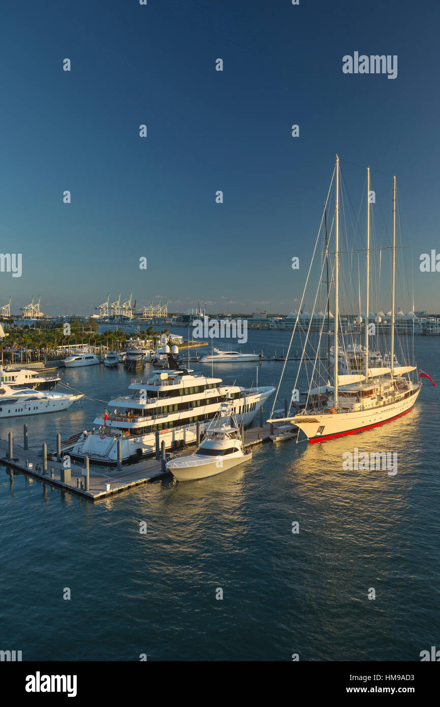 SUPERYACHTS MOORED AT ISLAND GARDENS MARINA WATSON ISLAND GOVERNMENT ...