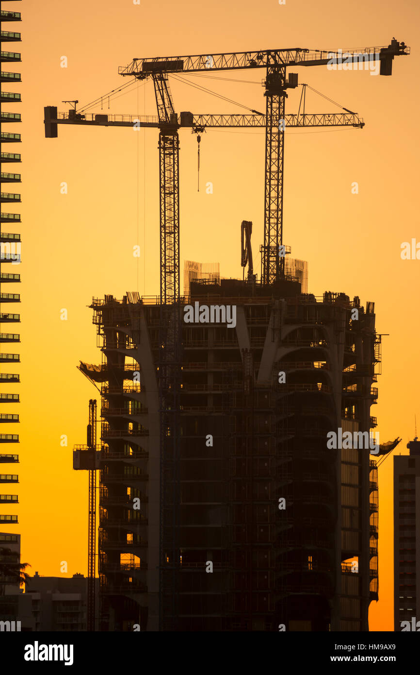 Skyscraper construction hi-res stock photography and images - Alamy
