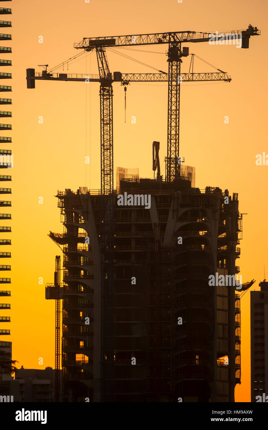 Skyscraper construction hi-res stock photography and images - Alamy