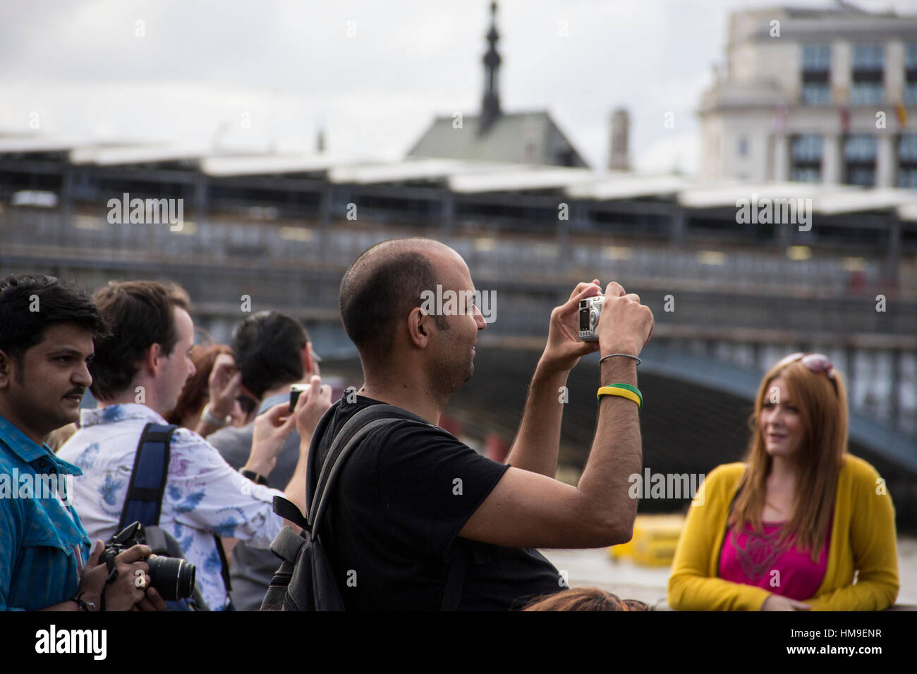 Tourist camera crowd hi-res stock photography and images - Alamy