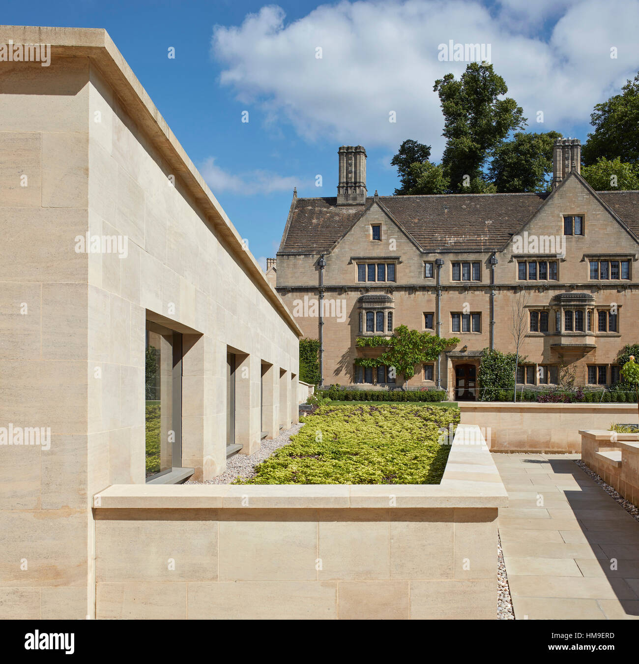 Detail of approach ramp and library facade. Longwall Library, Oxford ...
