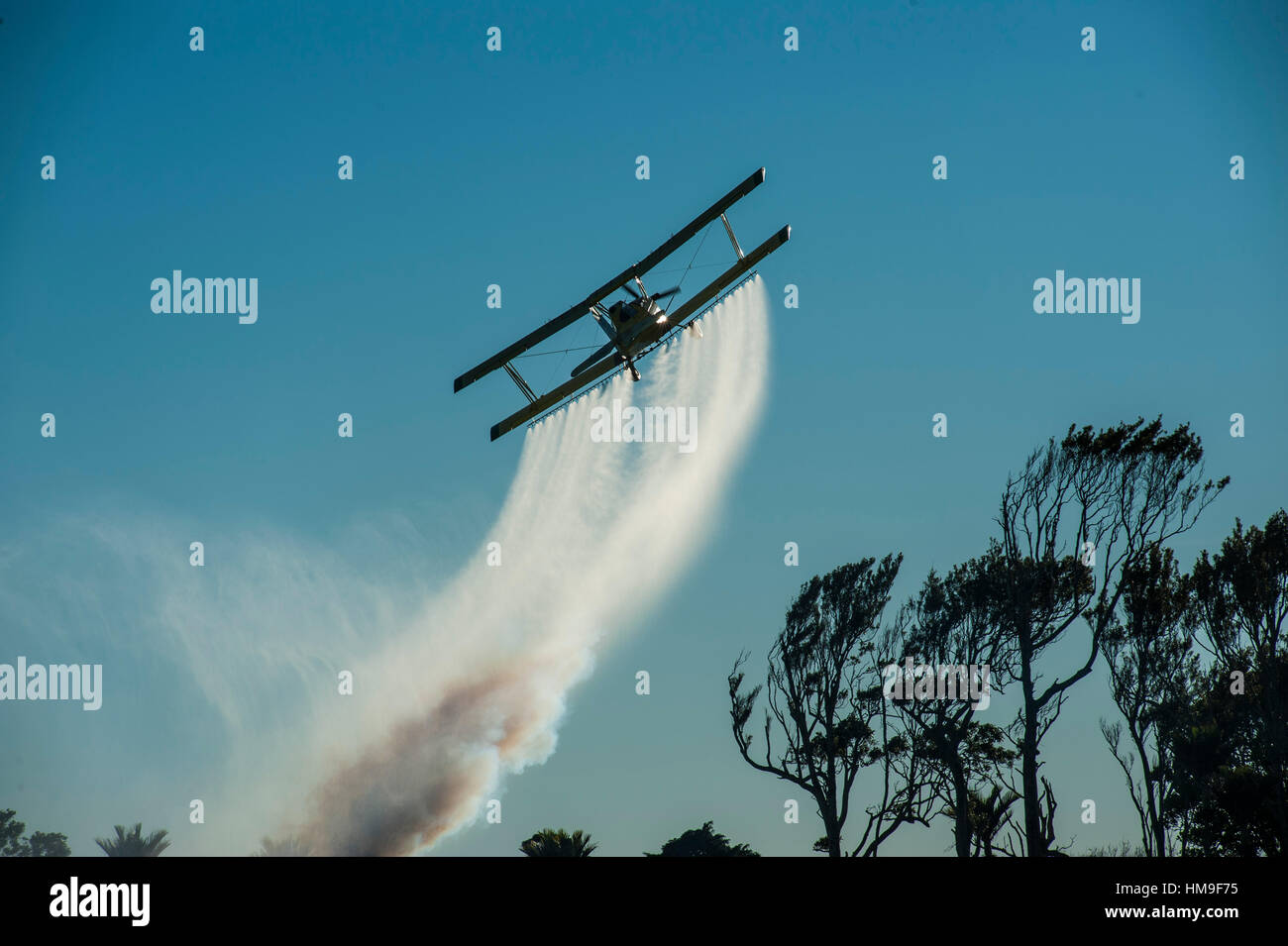 Aircraft spraying crops hi-res stock photography and images - Alamy