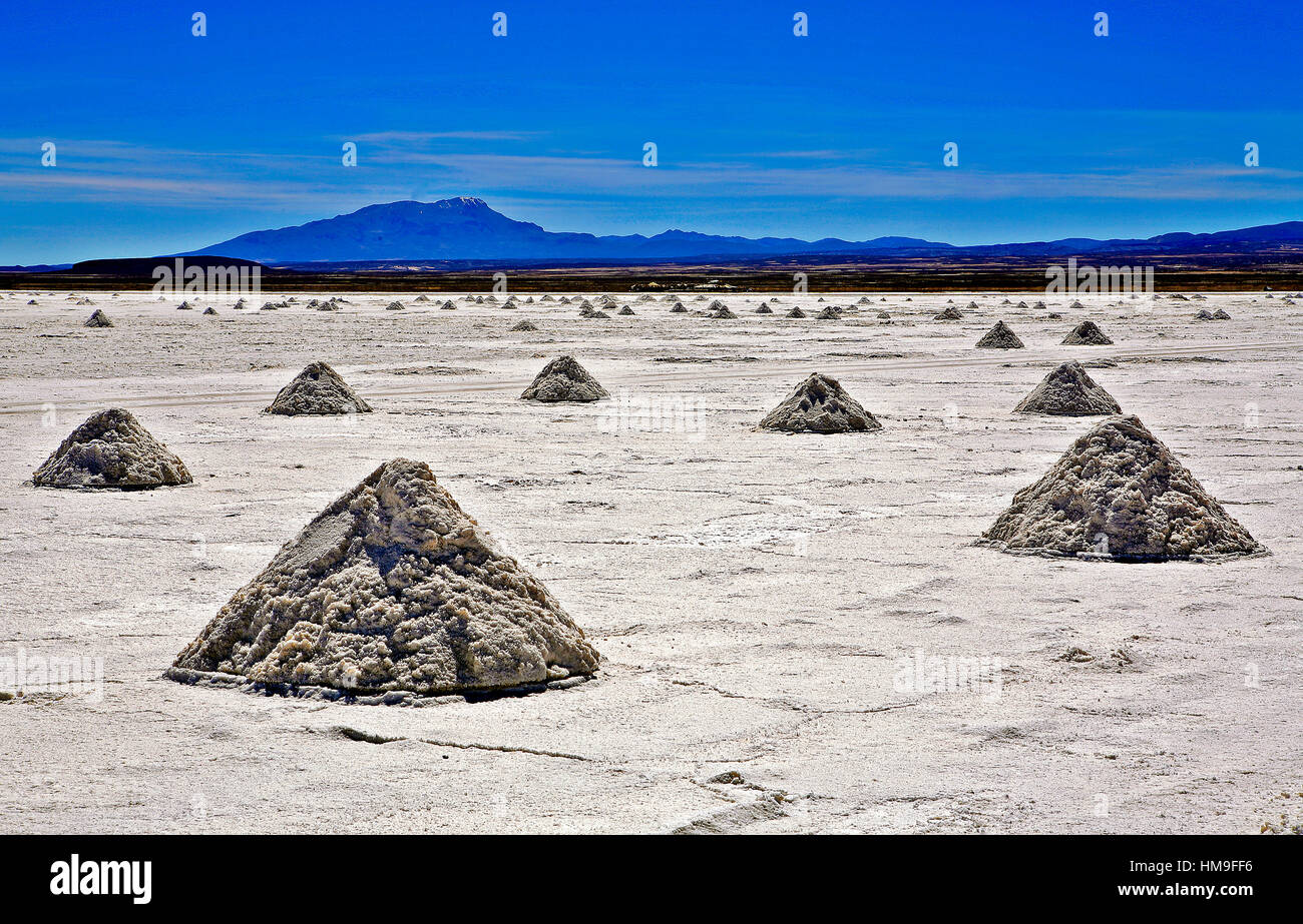 Salt Pyramids, Salar de Uyuni, Uyuni Salt Flats, Bolivia Stock Photo ...