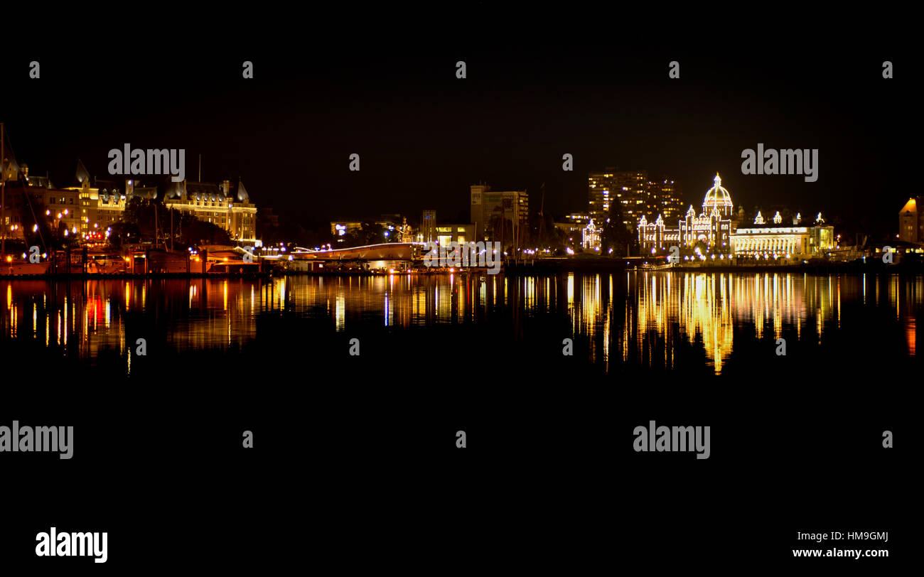 Amazing night of Victoria Inner Harbour - Christmas lights and the ...