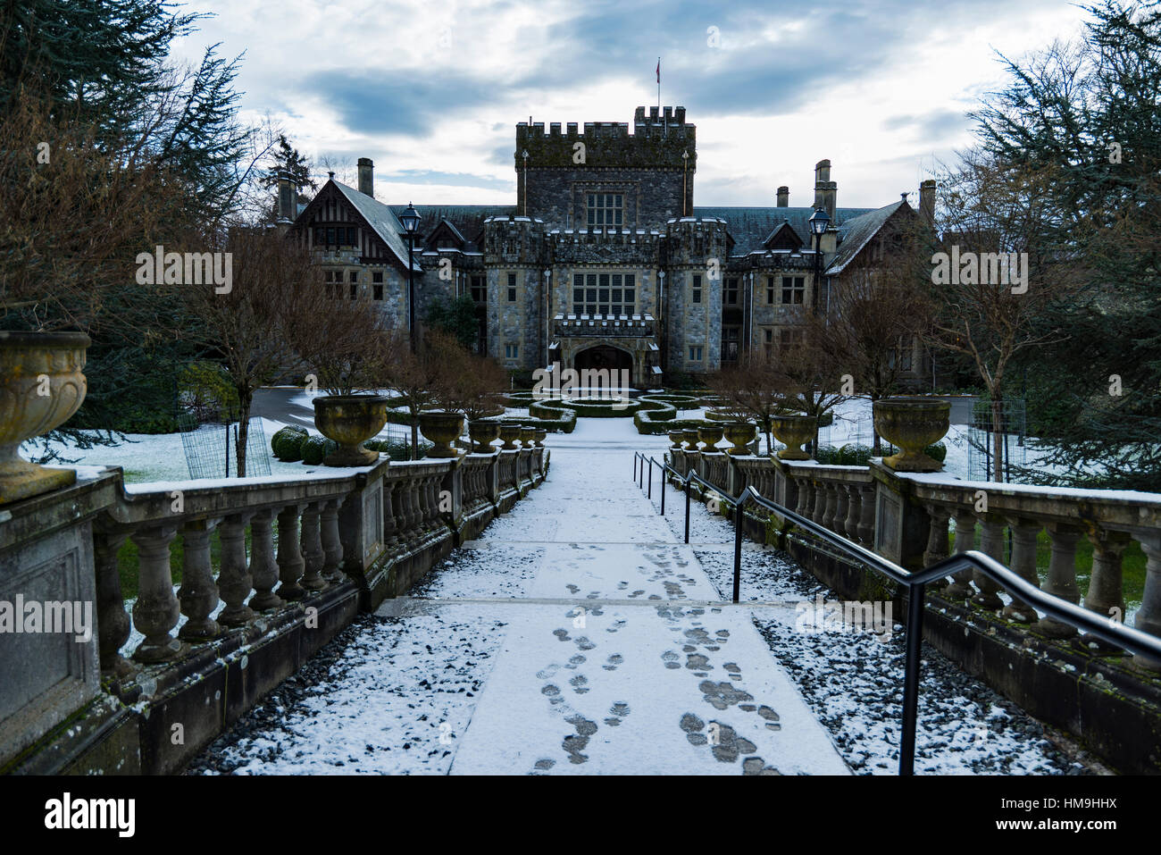 Scottish castle front door hi-res stock photography and images - Alamy
