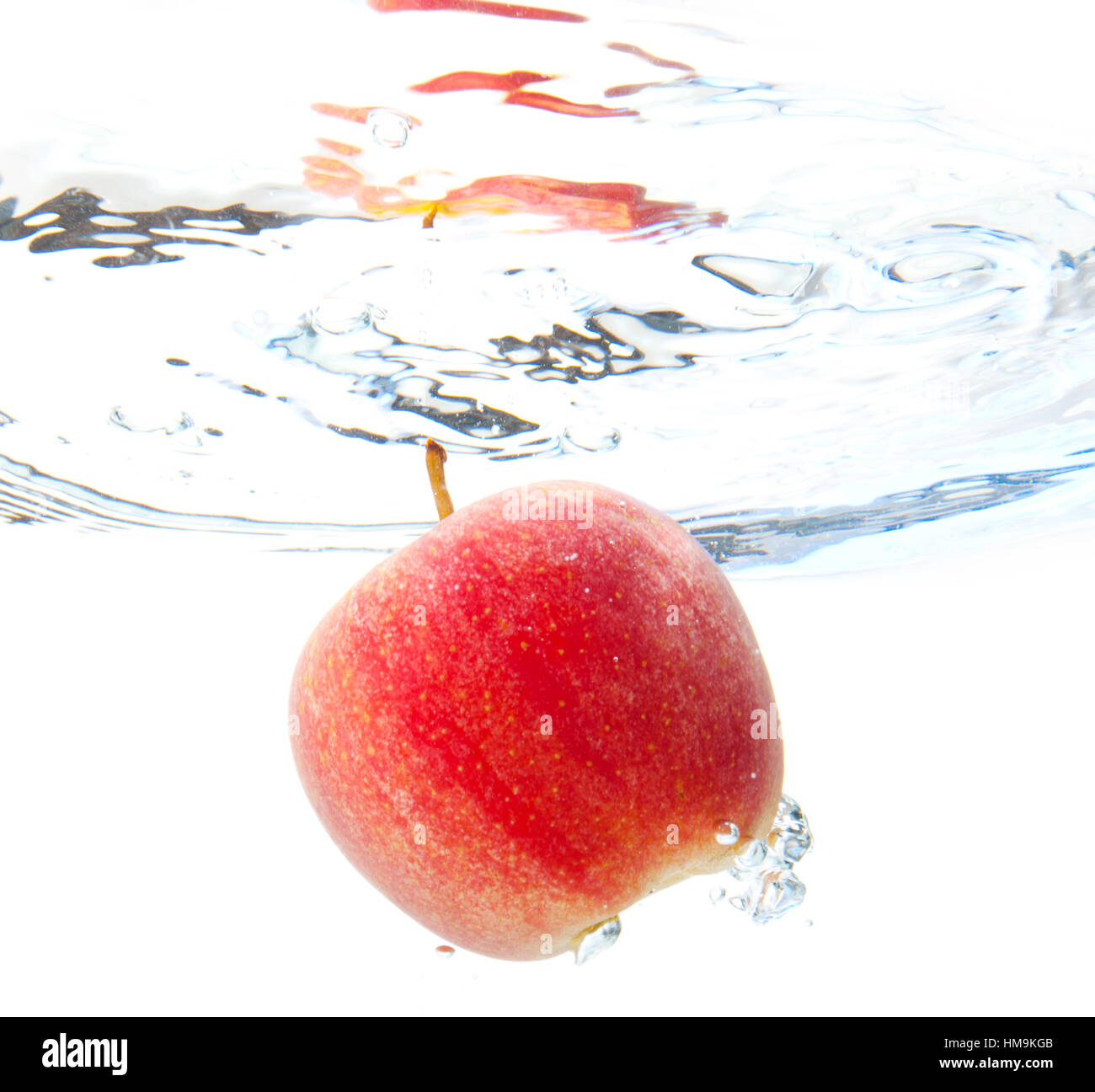 apple in water Stock Photo - Alamy
