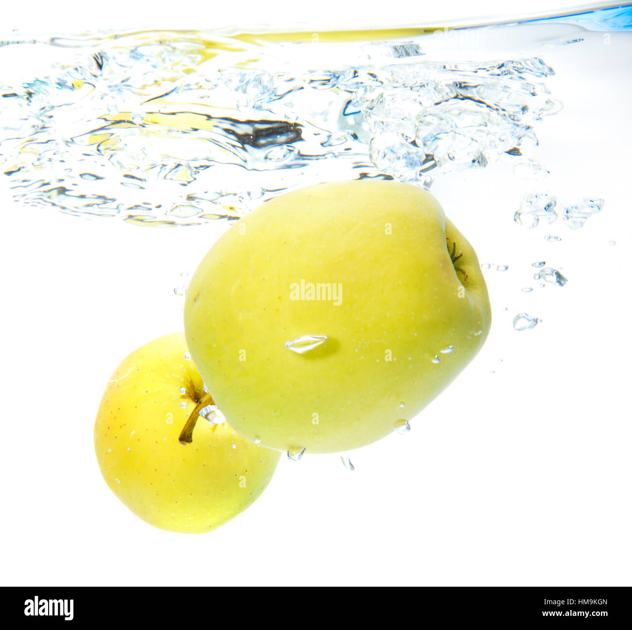 apple in water Stock Photo - Alamy