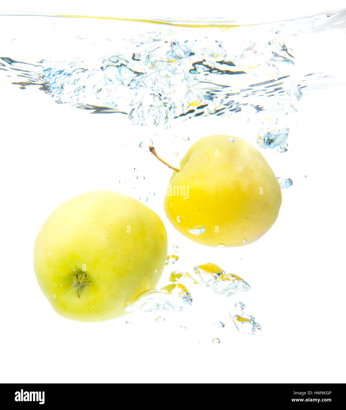 apple in water Stock Photo - Alamy