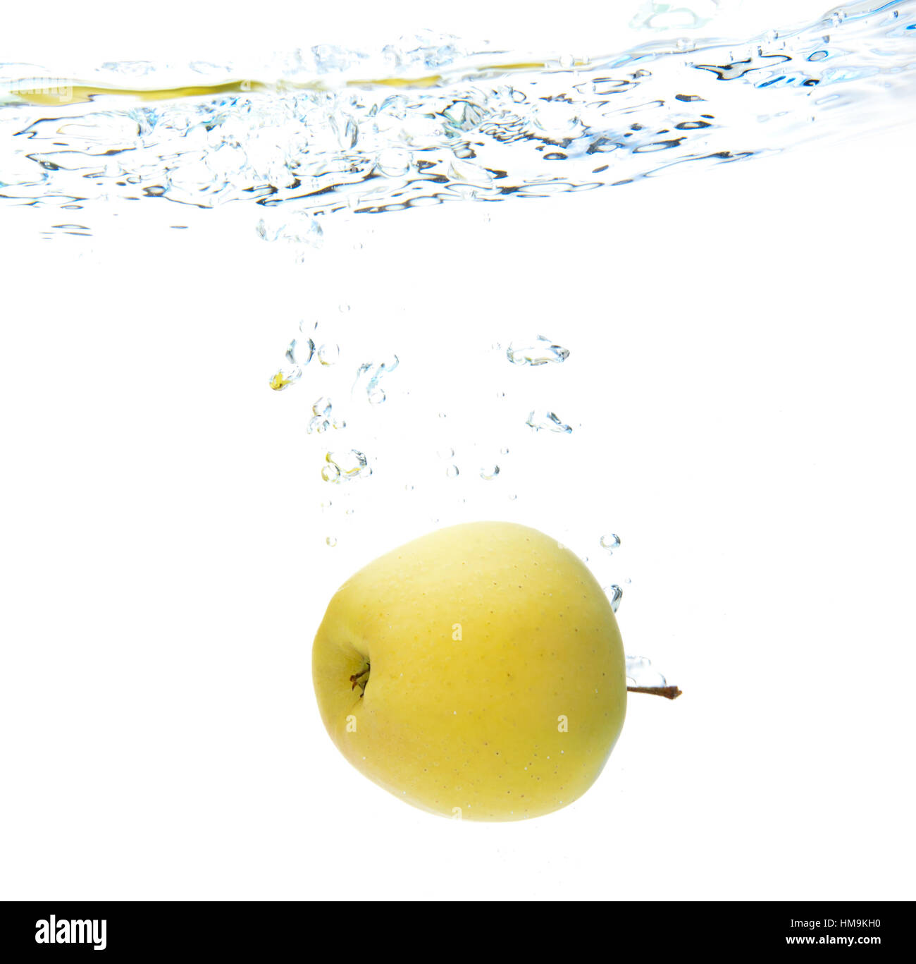 apple in water Stock Photo - Alamy