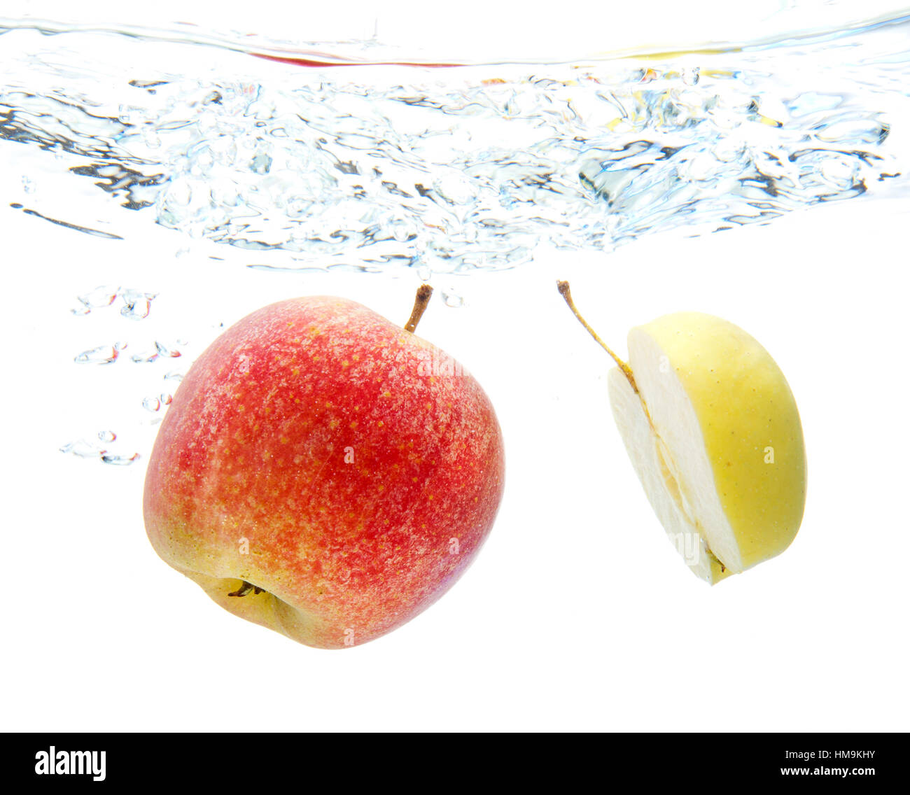 apple in water Stock Photo - Alamy