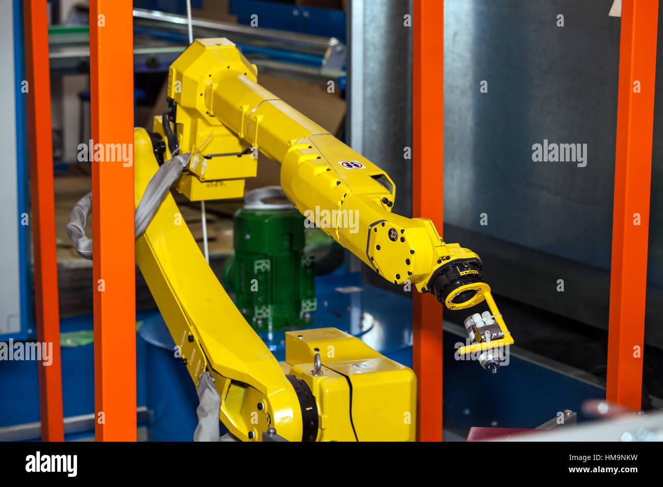 Industrial robot hand Stock Photo - Alamy