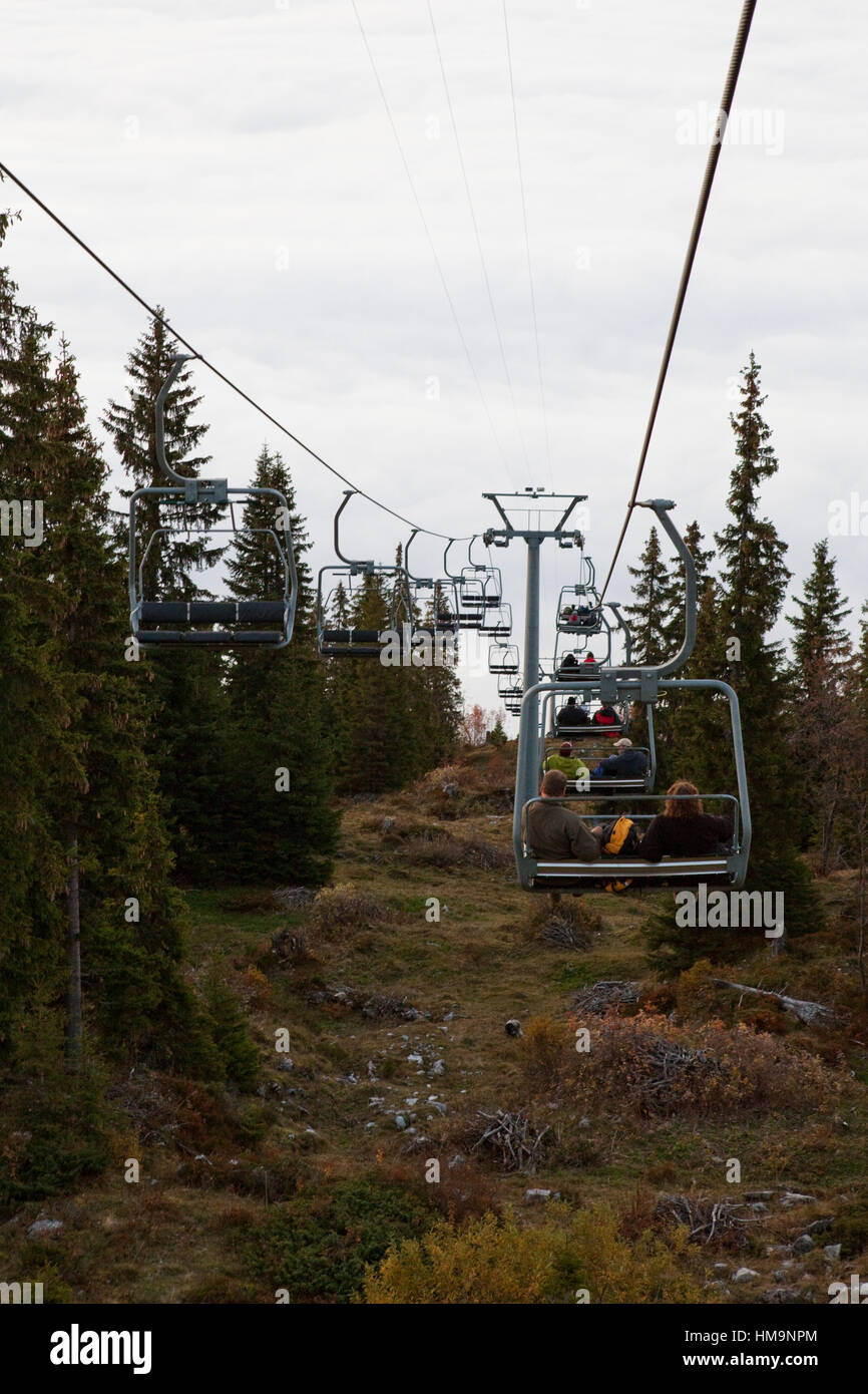 Open air chairlifts hi-res stock photography and images - Alamy