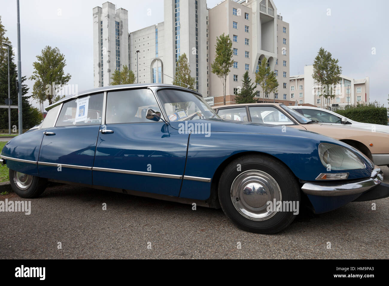 Citroen DS 21 from the side view Stock Photo - Alamy