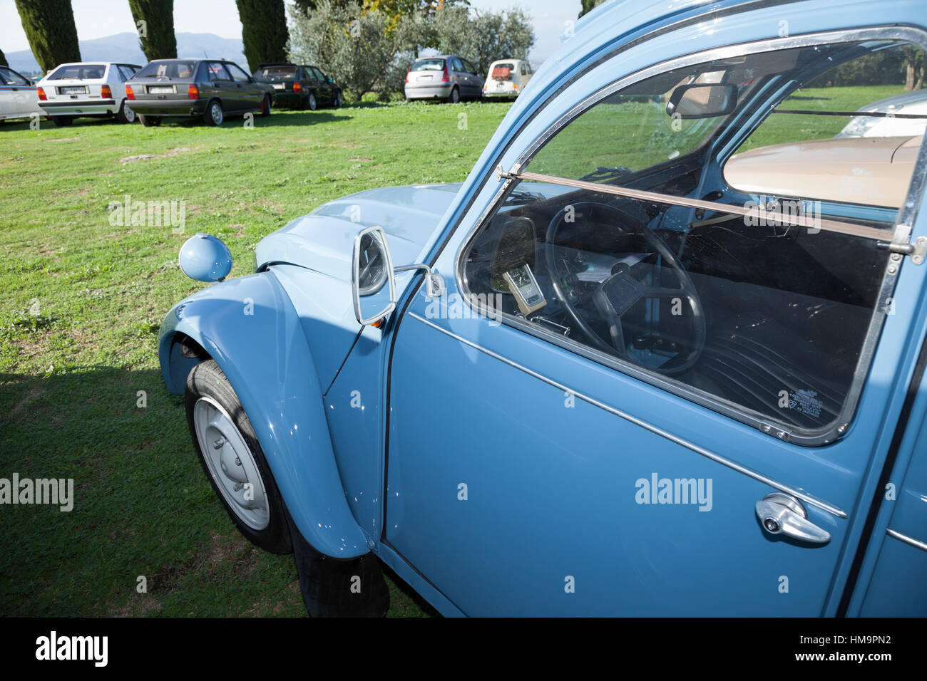 Citroen 2CV blue color Stock Photo - Alamy