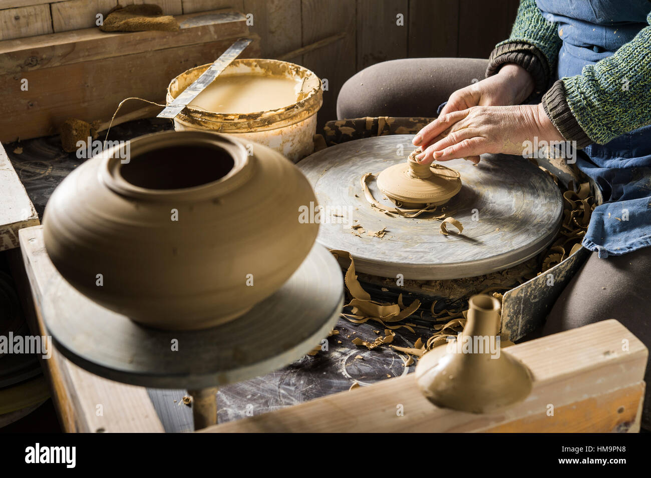 Pottery shaping hi-res stock photography and images - Alamy