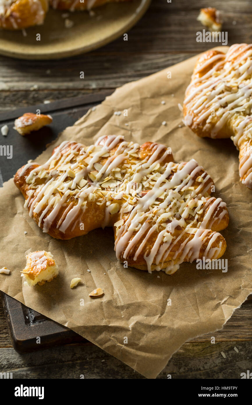 Almond bear claw pastry hi-res stock photography and images - Alamy