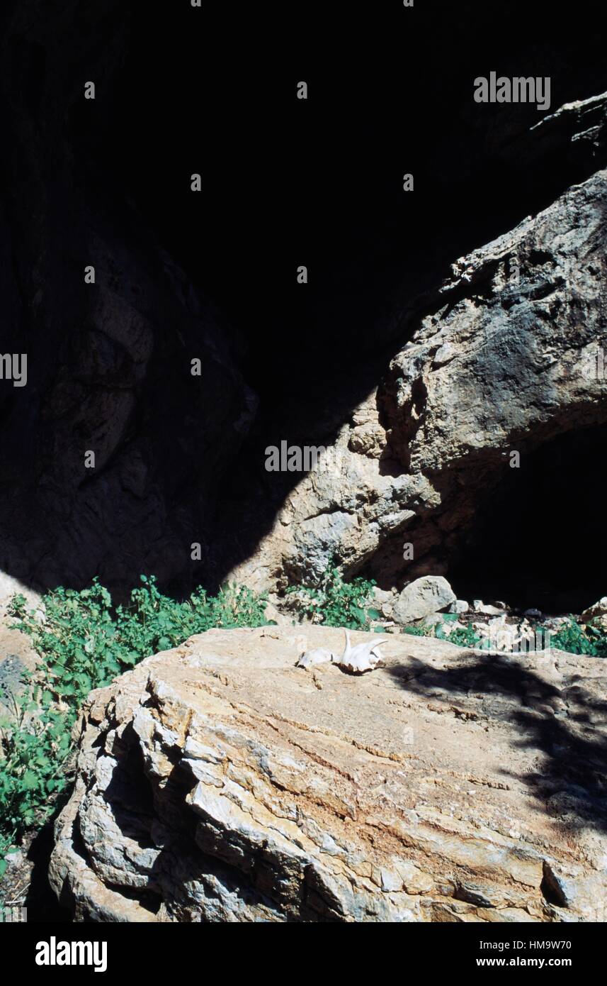 Cave near tsoutsouros crete greece hi-res stock photography and images ...
