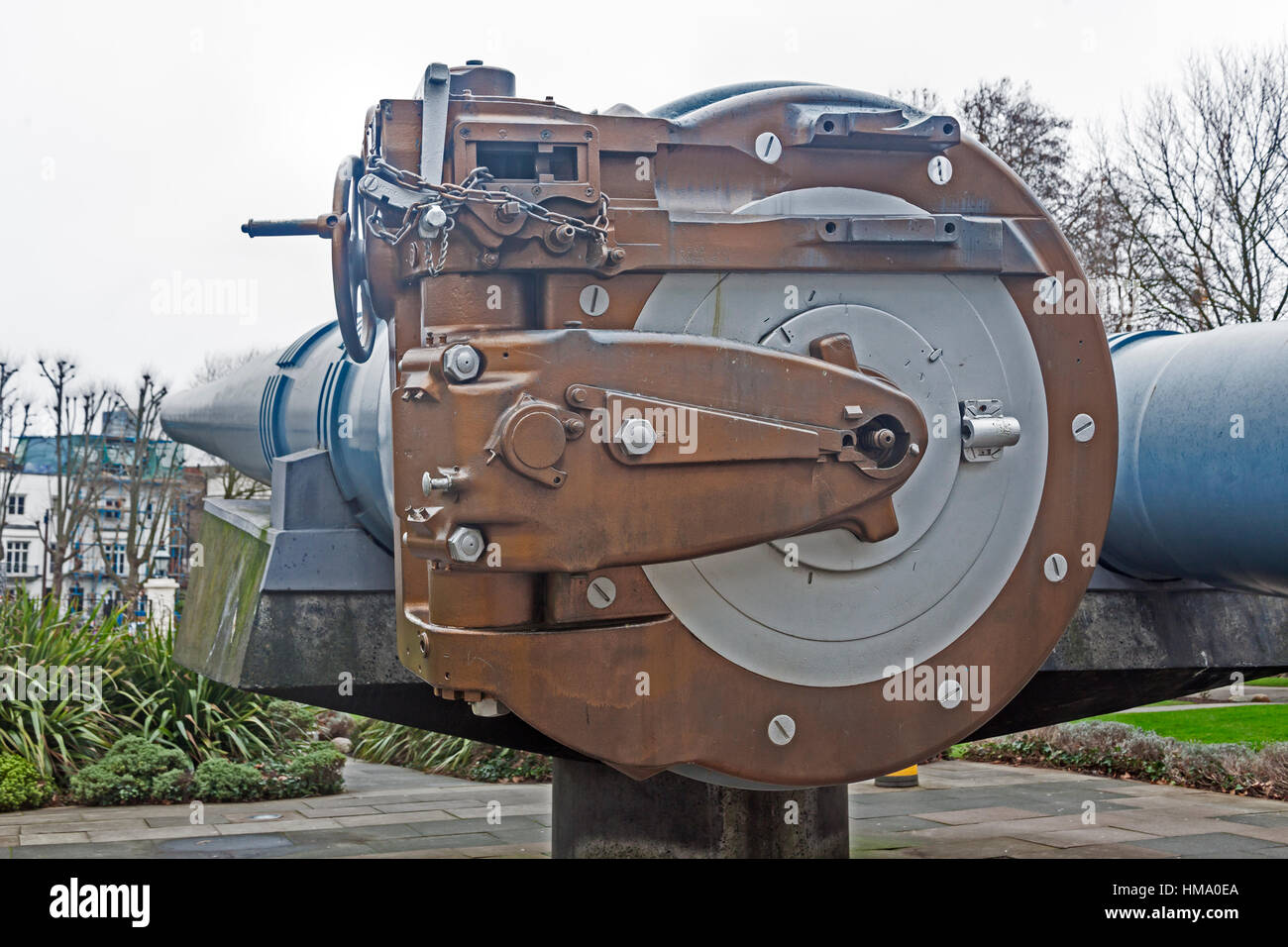 London, Southwark The rear of the 15-inch naval gun barrel of HMS ...