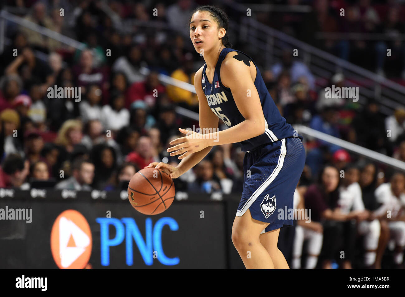 Gabby williams basketball hi-res stock photography and images - Alamy