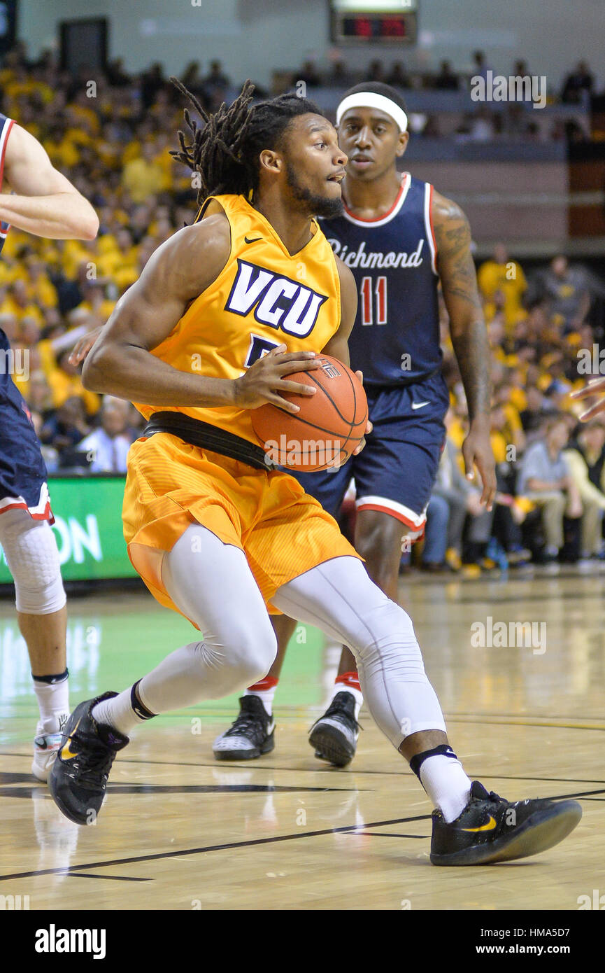 Richmond, USA. 1st Feb, 2017. Doug Brooks (5) looks for a teammate ...