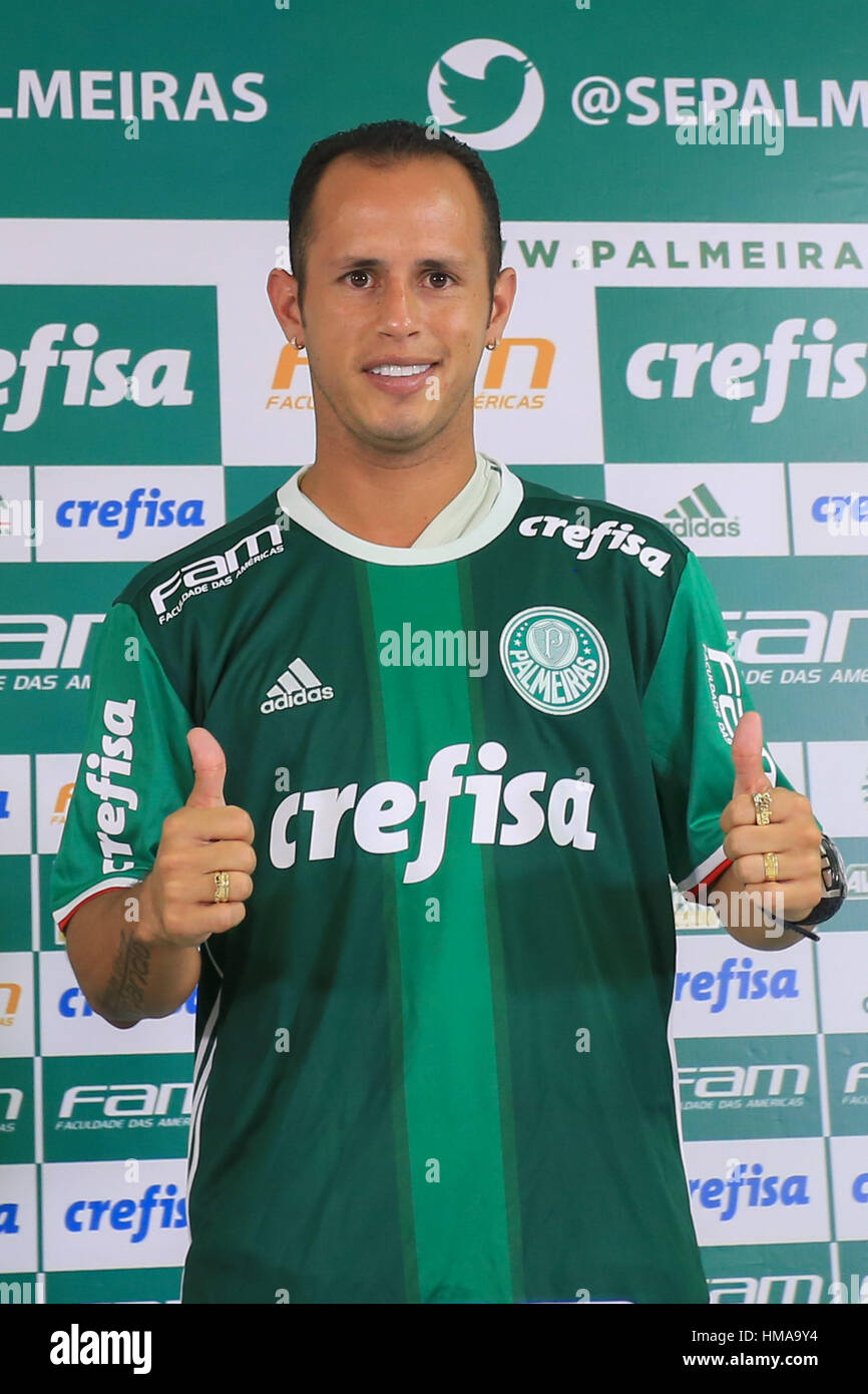 SÃO PAULO, SP - 02.02.2017: APRESENTAÇÃO DO JOGADOR GUERRA ...