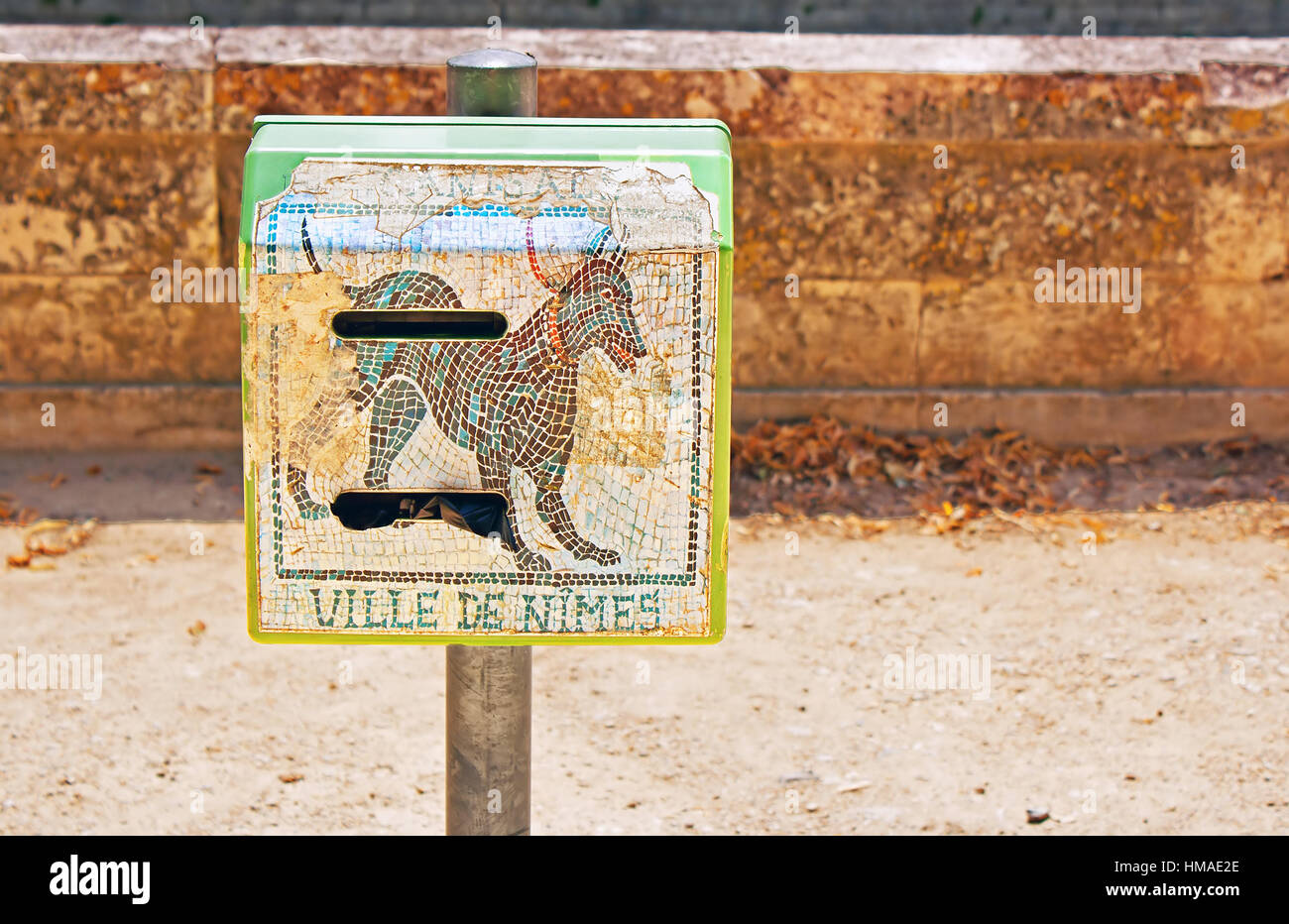 Nimes symbol hi-res stock photography and images - Alamy